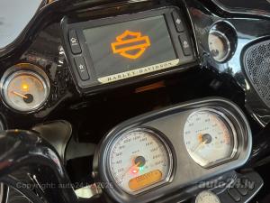 Black Harley-Davidson Road Glide 2015 in Tartu, with an engine capacity of 1.69 L and mileage of 89 thousand km for 12990 €, photo 10 on AUTOMOTO.COM.LV