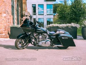Black Harley-Davidson Road Glide 2015 in Tallinn, with an engine capacity of 1.69 L and mileage of 41 thousand km for 13990 €, photo  on AUTOMOTO.COM.LV