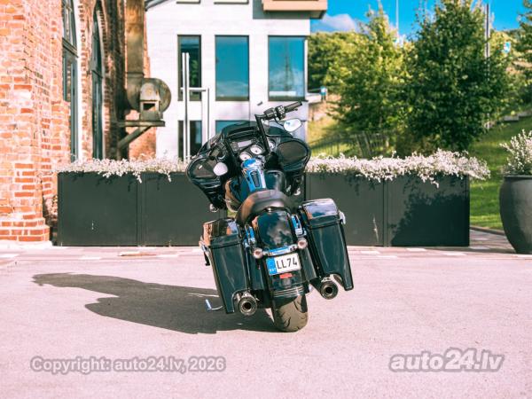 Черный Харли-Девидсон Road Glide 2015 в Таллин, объемом двигателя 1.69 л и пробегом 41 тыс. км за 13990 €, фото 4 на AUTOMOTO.COM.LV