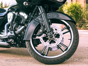 Melns Harley-Davidson Road Glide 2015 Tallina, ar dzinēja tilpumu 1.69 L un nobraukumu 41 tūkst. km par 13990 €, foto 7 vietnē AUTOMOTO.COM.LV