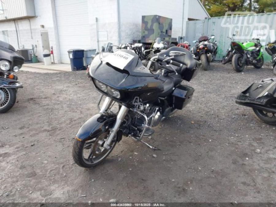 Black Harley-Davidson Road Glide 2016 in Klaipeda, with an engine capacity of 1.69 L and mileage of 0 thousand km for 4500 €, photo 3 on AUTOMOTO.COM.LV