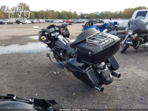 Black Harley-Davidson Road Glide 2016 in Klaipeda, with an engine capacity of 1.69 L and mileage of 0 thousand km for 4500 €, photo 4 on AUTOMOTO.COM.LV
