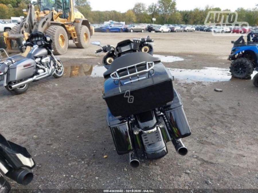 Black Harley-Davidson Road Glide 2016 in Klaipeda, with an engine capacity of 1.69 L and mileage of 0 thousand km for 4500 €, photo 7 on AUTOMOTO.COM.LV