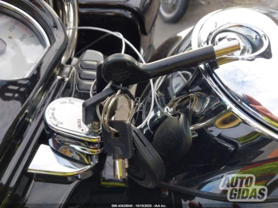 Black Harley-Davidson Road Glide 2016 in Klaipeda, with an engine capacity of 1.69 L and mileage of 0 thousand km for 4500 €, photo 12 on AUTOMOTO.COM.LV