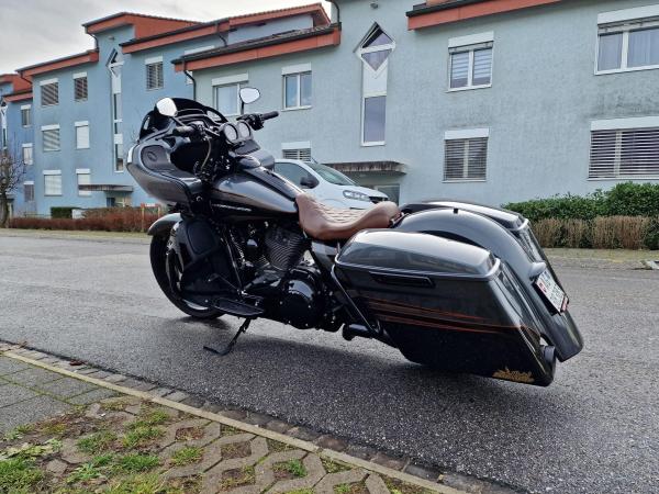 Черный Харли-Девидсон Road Glide 2016 в Пылва, объемом двигателя 1.80 л и пробегом 15 тыс. км за 13100 €, фото 4 на AUTOMOTO.COM.LV
