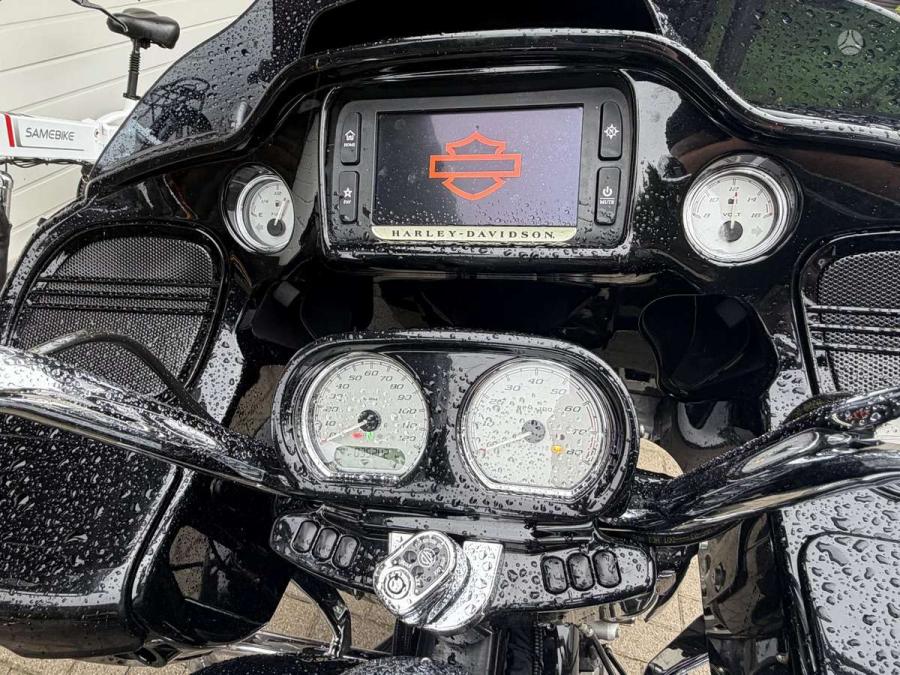 Melns Harley-Davidson Road Glide 2016 Mažeikiai, ar dzinēja tilpumu 1.69 L un nobraukumu 86 tūkst. km par 10000 €, foto 5 vietnē AUTOMOTO.COM.LV