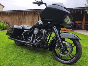 Melns Harley-Davidson Road Glide 2016 Šauļi, ar dzinēja tilpumu 1.70 L un nobraukumu 35 tūkst. km par 12900 €, foto 3 vietnē AUTOMOTO.COM.LV