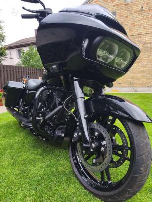 Melns Harley-Davidson Road Glide 2016 Šauļi, ar dzinēja tilpumu 1.70 L un nobraukumu 35 tūkst. km par 12900 €, foto 4 vietnē AUTOMOTO.COM.LV