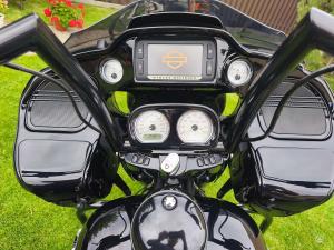 Melns Harley-Davidson Road Glide 2016 Šauļi, ar dzinēja tilpumu 1.70 L un nobraukumu 35 tūkst. km par 12900 €, foto 12 vietnē AUTOMOTO.COM.LV
