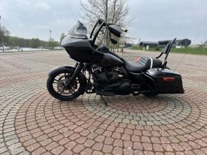Черный Харли-Девидсон Road Glide 2016 в Шилуте, объемом двигателя 1.70 л и пробегом 35 тыс. км за 12000 €, фото 4 на AUTOMOTO.COM.LV