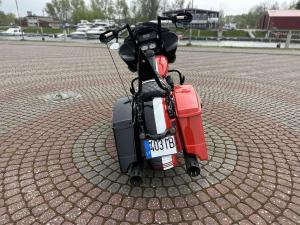 Черный Харли-Девидсон Road Glide 2016 в Шилуте, объемом двигателя 1.70 л и пробегом 35 тыс. км за 12000 €, фото 6 на AUTOMOTO.COM.LV