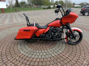 Черный Харли-Девидсон Road Glide 2016 в Шилуте, объемом двигателя 1.70 л и пробегом 35 тыс. км за 12000 €, фото 8 на AUTOMOTO.COM.LV