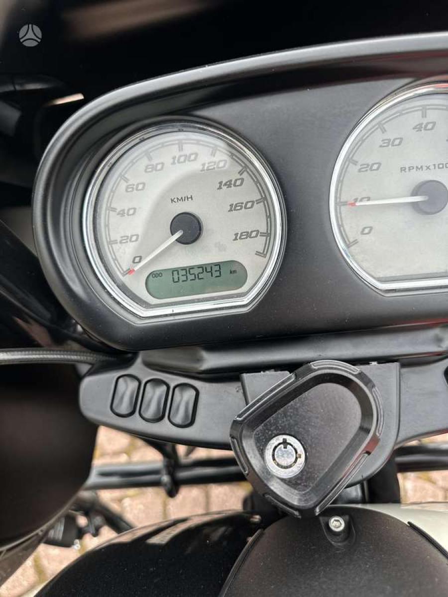 Черный Харли-Девидсон Road Glide 2016 в Шилуте, объемом двигателя 1.70 л и пробегом 35 тыс. км за 12000 €, фото 18 на AUTOMOTO.COM.LV