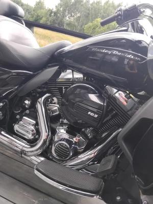 Black Harley-Davidson Road Glide 2016 in Jekabpils, with an engine capacity of 1.00 L and mileage of 16 thousand km for 14000 €, photo 3 on AUTOMOTO.COM.LV