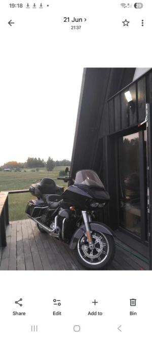 Black Harley-Davidson Road Glide 2016 in Jekabpils, with an engine capacity of 1.00 L and mileage of 16 thousand km for 14000 €, photo 4 on AUTOMOTO.COM.LV