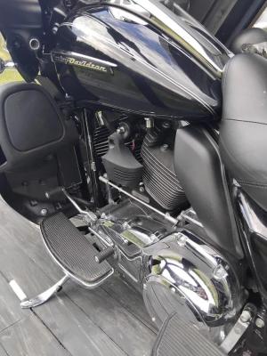 Black Harley-Davidson Road Glide 2016 in Jekabpils, with an engine capacity of 1.00 L and mileage of 16 thousand km for 14000 €, photo 6 on AUTOMOTO.COM.LV