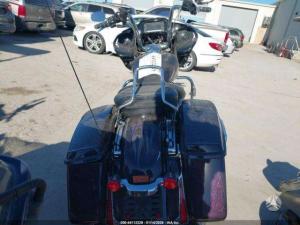 Melns Harley-Davidson Road Glide 2017 Klaipėda, ar dzinēja tilpumu 1.75 L un nobraukumu 8 tūkst. km par 4500 €, foto 6 vietnē AUTOMOTO.COM.LV