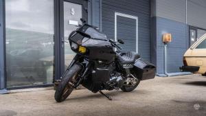 Black Harley-Davidson Road Glide 2017 in Klaipeda, with an engine capacity of 1.75 L and mileage of 37 thousand km for 14000 €, photo  on AUTOMOTO.COM.LV