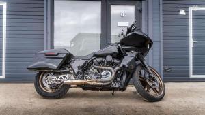 Black Harley-Davidson Road Glide 2017 in Klaipeda, with an engine capacity of 1.75 L and mileage of 37 thousand km for 14000 €, photo 7 on AUTOMOTO.COM.LV