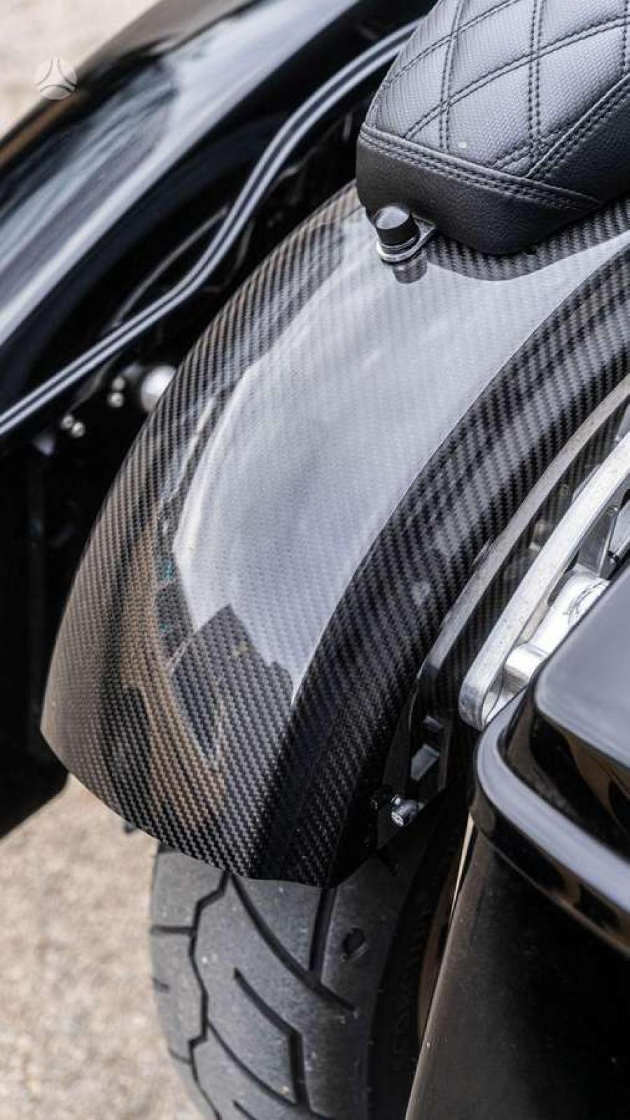 Black Harley-Davidson Road Glide 2017 in Klaipeda, with an engine capacity of 1.75 L and mileage of 37 thousand km for 14000 €, photo 15 on AUTOMOTO.COM.LV