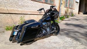Melns Harley-Davidson Road Glide 2018 Tallina, ar dzinēja tilpumu 1.75 L un nobraukumu 30 tūkst. km par 17500 €, foto 5 vietnē AUTOMOTO.COM.LV