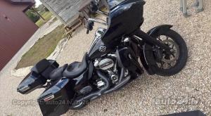 Black Harley-Davidson Road Glide 2018 in Tartu, with an engine capacity of 1.75 L and mileage of 23 thousand km for 12900 €, photo 2 on AUTOMOTO.COM.LV