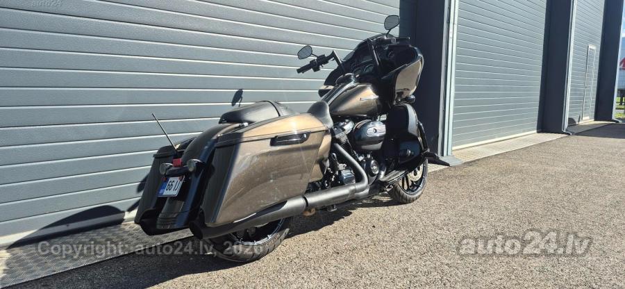 Black Harley-Davidson Road Glide 2018 in Tallinn, with an engine capacity of 1.75 L and mileage of 78 thousand km for 16000 €, photo 4 on AUTOMOTO.COM.LV