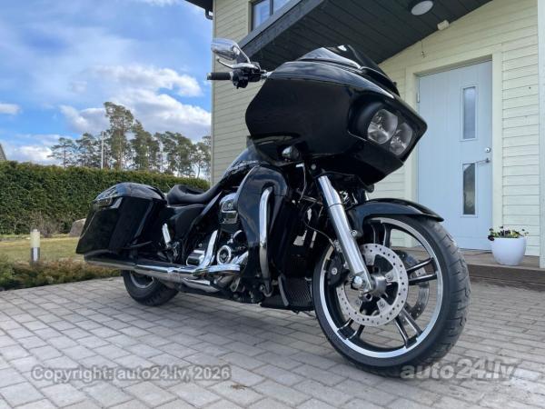 Black Harley-Davidson Road Glide 2019 in Tallinn, with an engine capacity of 0.00 L and mileage of 22 thousand km for 18990 €, photo 8 on AUTOMOTO.COM.LV