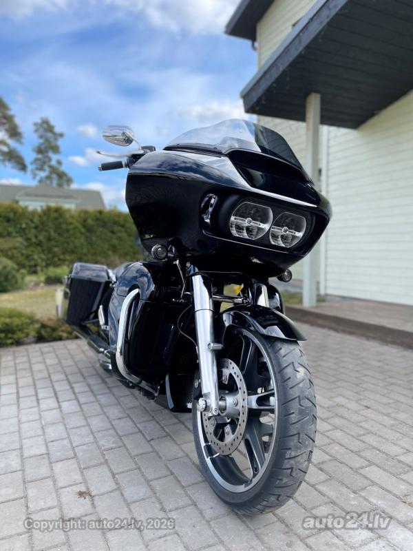 Black Harley-Davidson Road Glide 2019 in Tallinn, with an engine capacity of 0.00 L and mileage of 22 thousand km for 18990 €, photo 9 on AUTOMOTO.COM.LV