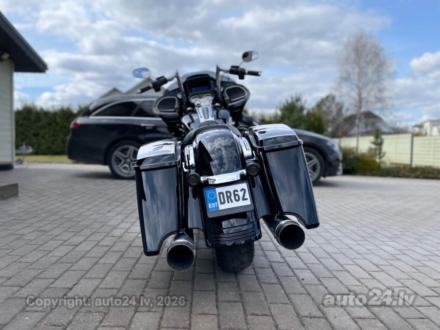 Black Harley-Davidson Road Glide 2019 in Tallinn, with an engine capacity of 0.00 L and mileage of 22 thousand km for 18990 €, photo 7 on AUTOMOTO.COM.LV