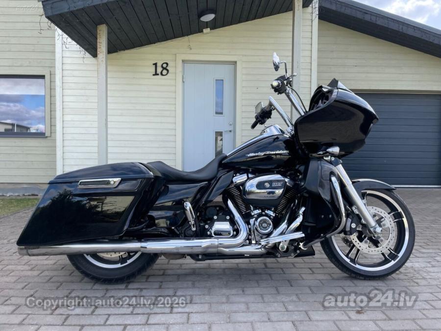 Black Harley-Davidson Road Glide 2019 in Tallinn, with an engine capacity of 0.00 L and mileage of 22 thousand km for 18990 €, photo 8 on AUTOMOTO.COM.LV