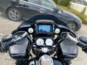 Black Harley-Davidson Road Glide 2019 in Tallinn, with an engine capacity of 0.00 L and mileage of 22 thousand km for 18990 €, photo 10 on AUTOMOTO.COM.LV