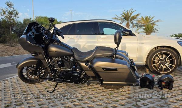 Черный Харли-Девидсон Road Glide 2019 в Таллин, объемом двигателя 1.87 л и пробегом 26 тыс. км за 19000 €, фото 1 на AUTOMOTO.COM.LV
