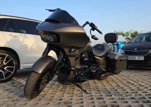 Черный Харли-Девидсон Road Glide 2019 в Таллин, объемом двигателя 1.87 л и пробегом 26 тыс. км за 19000 €, фото 3 на AUTOMOTO.COM.LV