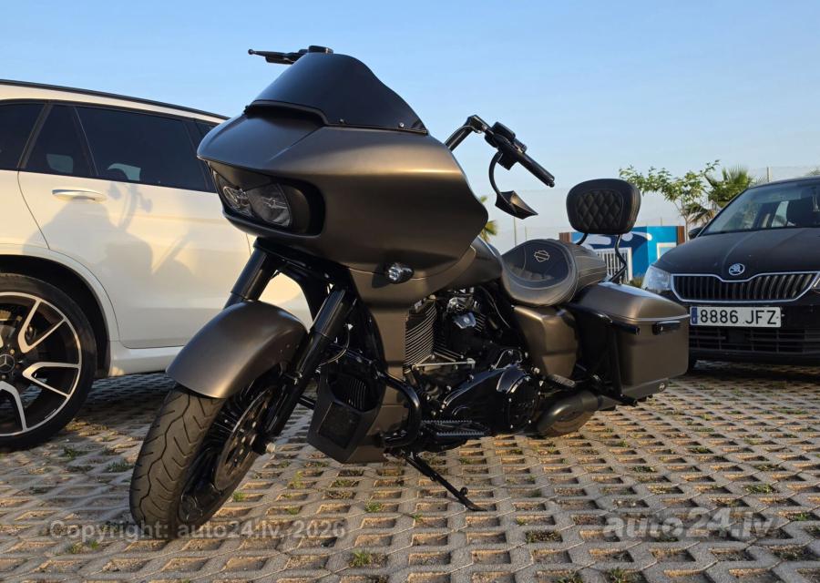 Черный Харли-Девидсон Road Glide 2019 в Таллин, объемом двигателя 1.87 л и пробегом 26 тыс. км за 19000 €, фото 3 на AUTOMOTO.COM.LV