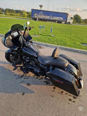 Черный Харли-Девидсон Road Glide 2019 в Клайпеда, объемом двигателя 0.00 л и пробегом 0 тыс. км за 13900 €, фото  на AUTOMOTO.COM.LV