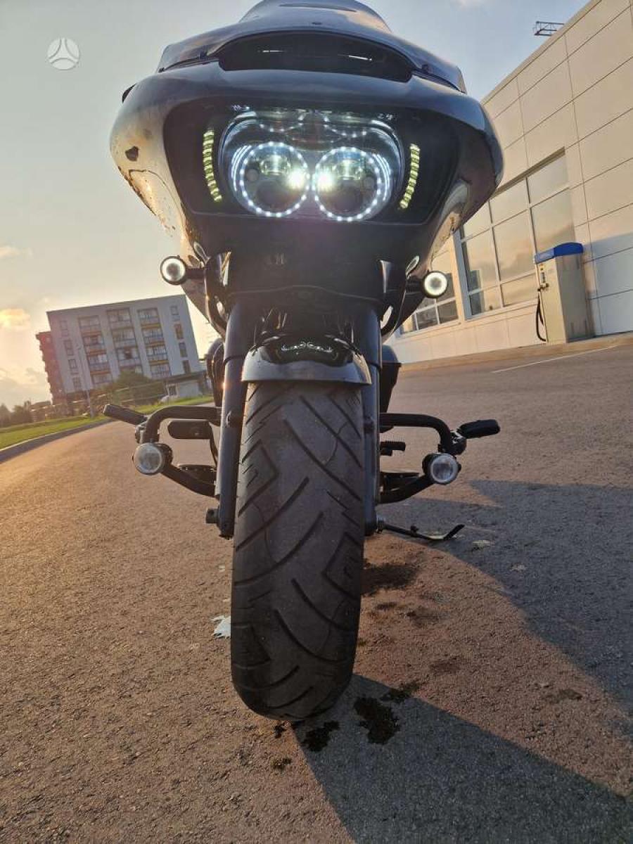 Черный Харли-Девидсон Road Glide 2019 в Клайпеда, объемом двигателя 0.00 л и пробегом 0 тыс. км за 13900 €, фото 3 на AUTOMOTO.COM.LV