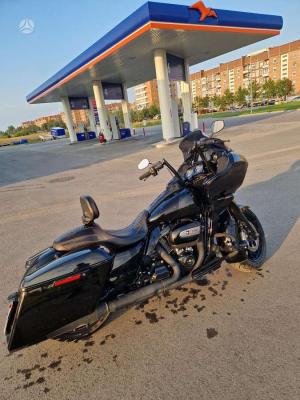 Черный Харли-Девидсон Road Glide 2019 в Клайпеда, объемом двигателя 0.00 л и пробегом 0 тыс. км за 13900 €, фото 6 на AUTOMOTO.COM.LV