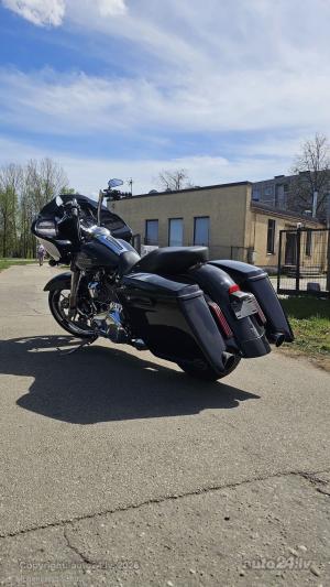 Черный Харли-Девидсон Road Glide 2020 в Рига, объемом двигателя 1.75 л и пробегом 50 тыс. км за 17500 €, фото  на AUTOMOTO.COM.LV