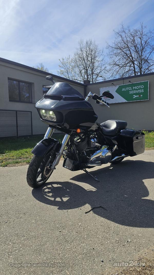 Black Harley-Davidson Road Glide 2020 in Riga, with an engine capacity of 1.75 L and mileage of 50 thousand km for 17500 €, photo 4 on AUTOMOTO.COM.LV