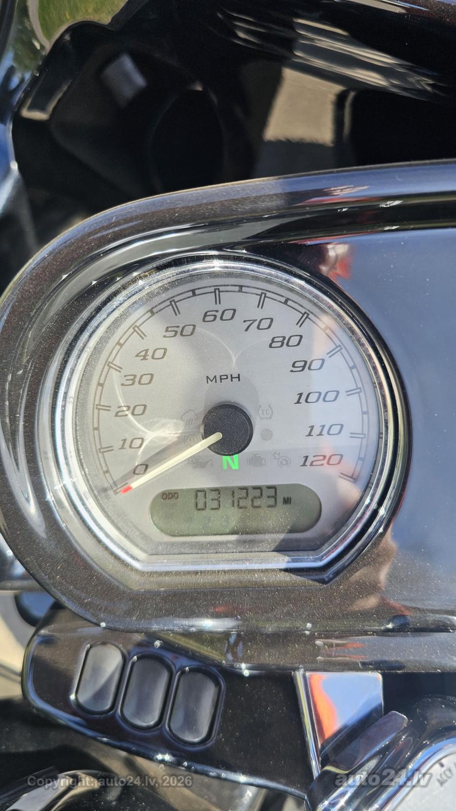 Black Harley-Davidson Road Glide 2020 in Riga, with an engine capacity of 1.75 L and mileage of 50 thousand km for 17500 €, photo 6 on AUTOMOTO.COM.LV