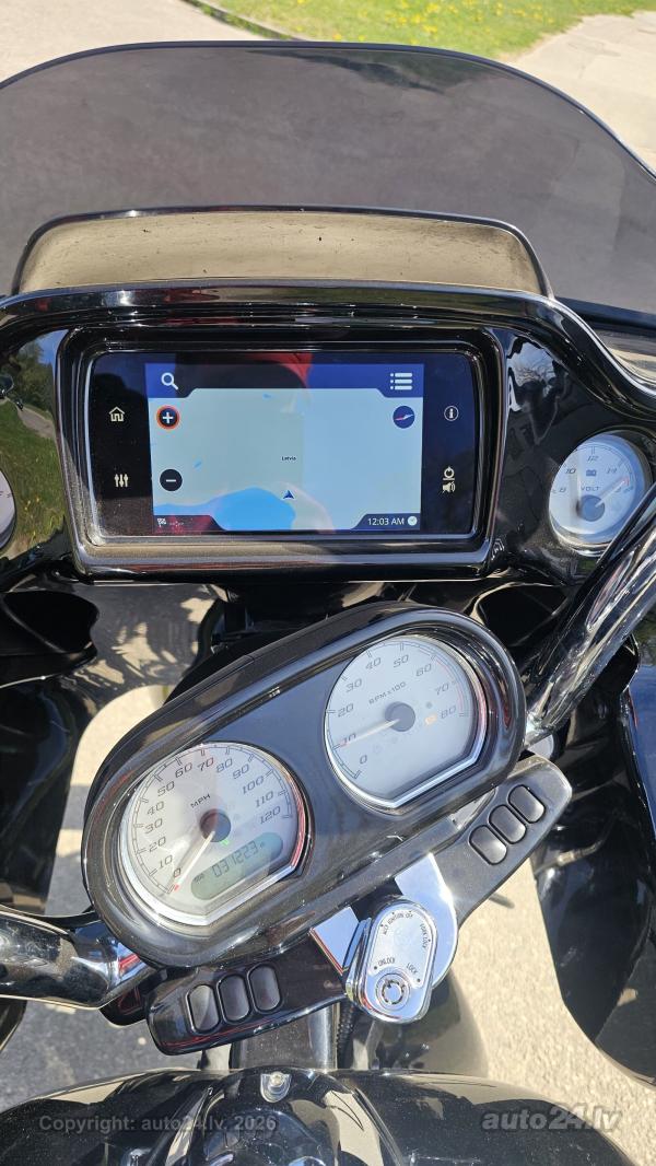 Black Harley-Davidson Road Glide 2020 in Riga, with an engine capacity of 1.75 L and mileage of 50 thousand km for 17500 €, photo 6 on AUTOMOTO.COM.LV