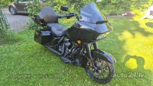 Черный Харли-Девидсон Road Glide 2020 в Таллин, объемом двигателя 1.86 л и пробегом 3 тыс. км за 21900 €, фото  на AUTOMOTO.COM.LV