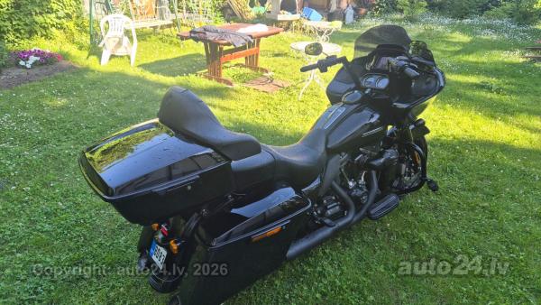 Черный Харли-Девидсон Road Glide 2020 в Таллин, объемом двигателя 1.86 л и пробегом 3 тыс. км за 21900 €, фото 2 на AUTOMOTO.COM.LV