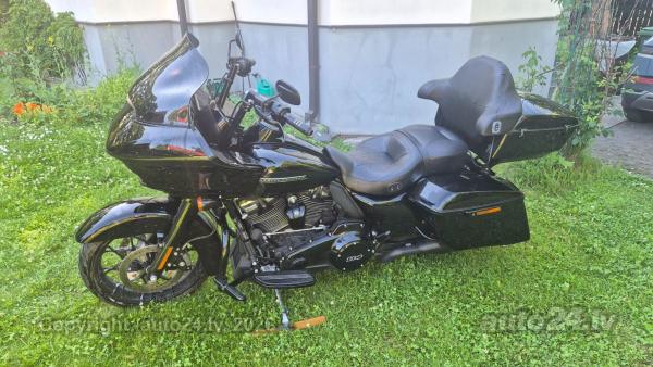 Черный Харли-Девидсон Road Glide 2020 в Таллин, объемом двигателя 1.86 л и пробегом 3 тыс. км за 21900 €, фото 3 на AUTOMOTO.COM.LV