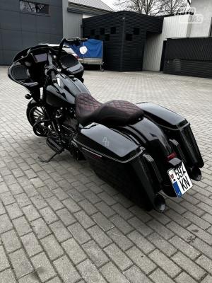 Melns Harley-Davidson Road Glide 2021 Skuodas, ar dzinēja tilpumu 1.87 L un nobraukumu 35 tūkst. km par 17000 €, foto 6 vietnē AUTOMOTO.COM.LV