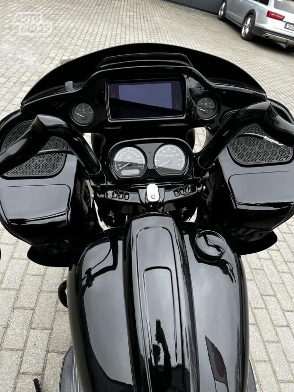 Melns Harley-Davidson Road Glide 2021 Skuodas, ar dzinēja tilpumu 1.87 L un nobraukumu 35 tūkst. km par 17000 €, foto 7 vietnē AUTOMOTO.COM.LV
