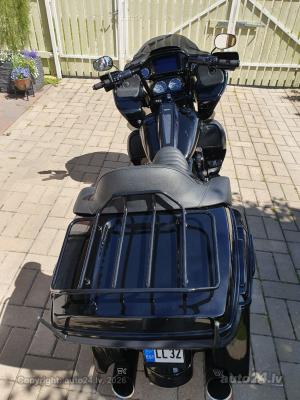 Melns Harley-Davidson Road Glide 2021 Tallina, ar dzinēja tilpumu 1.87 L un nobraukumu 22 tūkst. km par 27000 €, foto 7 vietnē AUTOMOTO.COM.LV