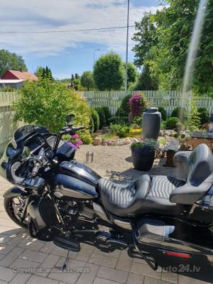 Melns Harley-Davidson Road Glide 2021 Tallina, ar dzinēja tilpumu 1.87 L un nobraukumu 22 tūkst. km par 27000 €, foto 9 vietnē AUTOMOTO.COM.LV