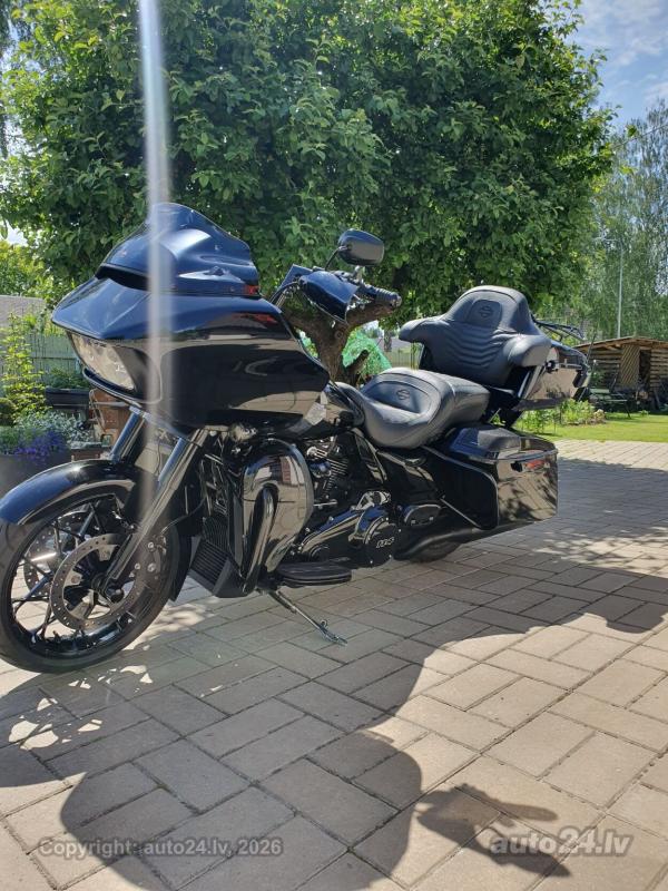 Black Harley-Davidson Road Glide 2021 in Tallinn, with an engine capacity of 1.87 L and mileage of 22 thousand km for 27000 €, photo 10 on AUTOMOTO.COM.LV